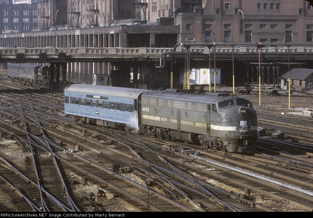 PC 4073 With Snack Bar Coach 3221